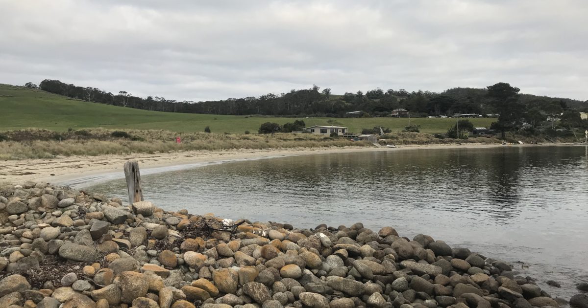 Jetty Beach and the Dennes Point Heritage Trail | Kuno
